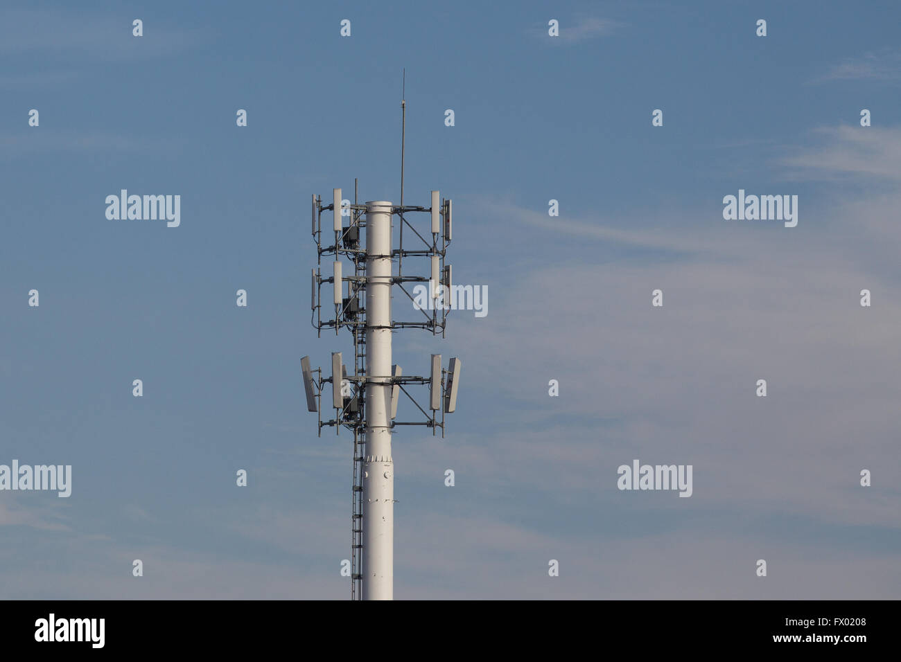 Cellphone tower -Fotos und -Bildmaterial in hoher Auflösung – Alamy