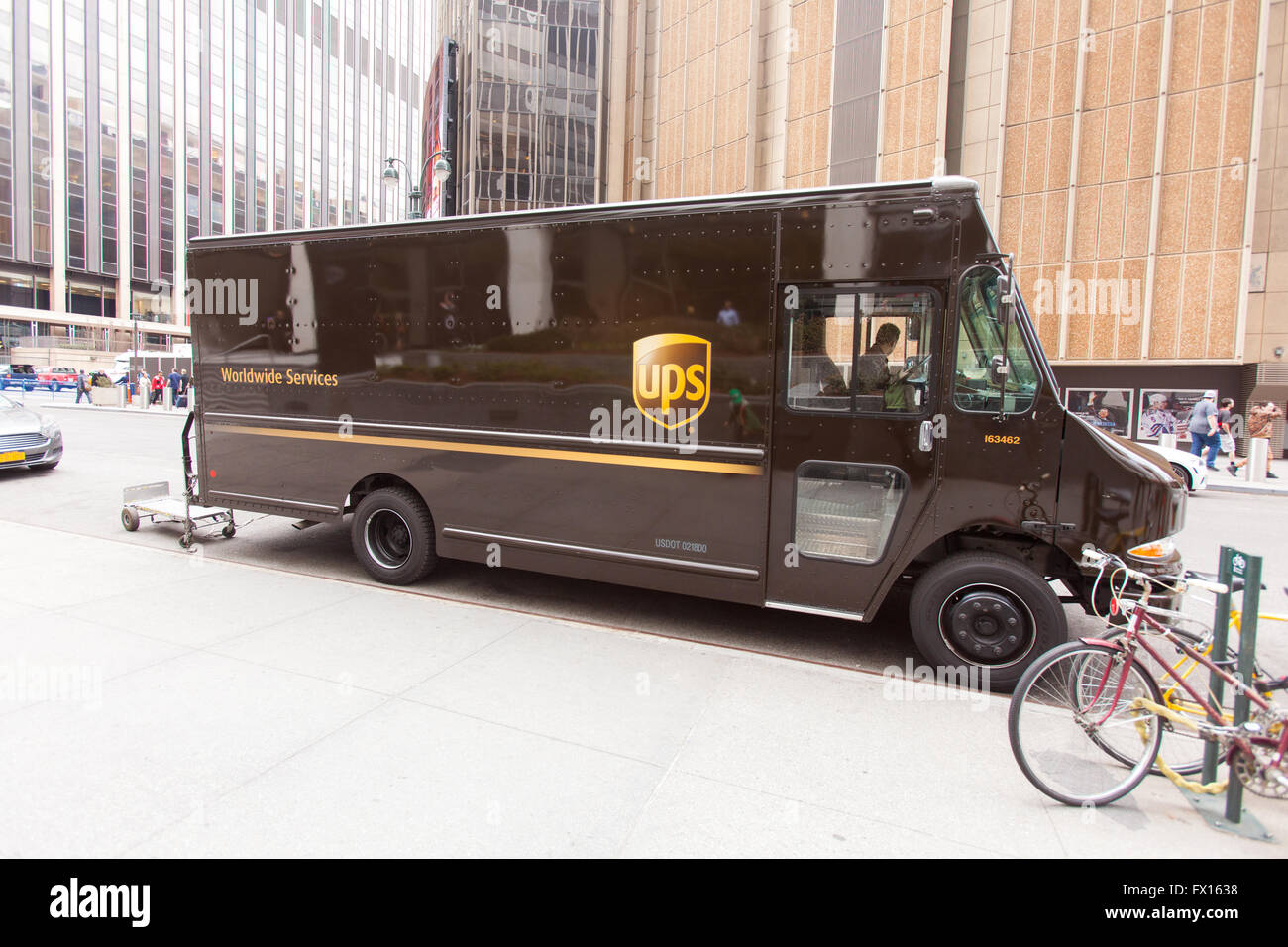 Ups delivery truck -Fotos und -Bildmaterial in hoher Auflösung – Alamy