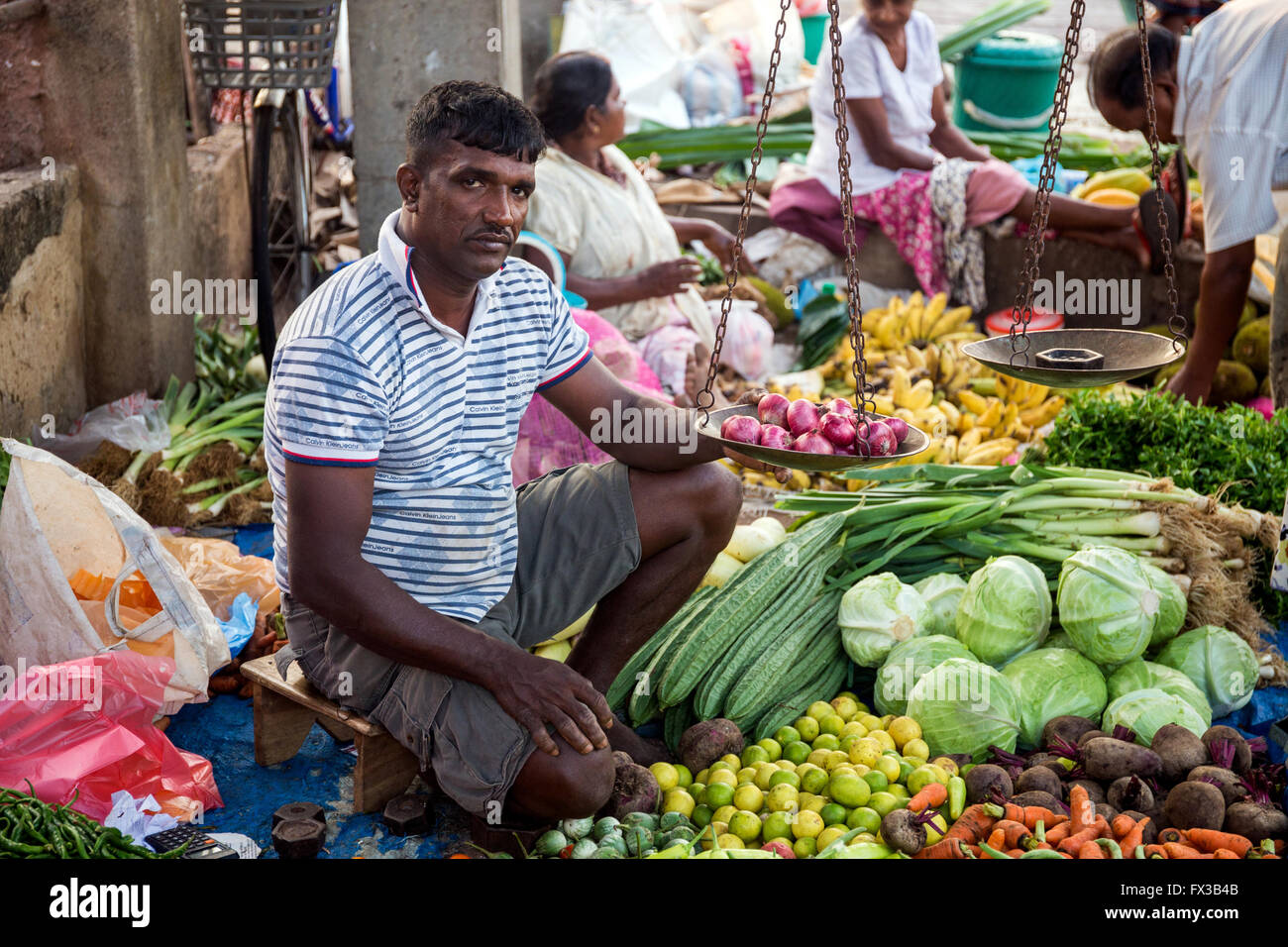 Obst und Gemüse zum Verkauf auf dem Markt in Negombo, in der Nähe von ...