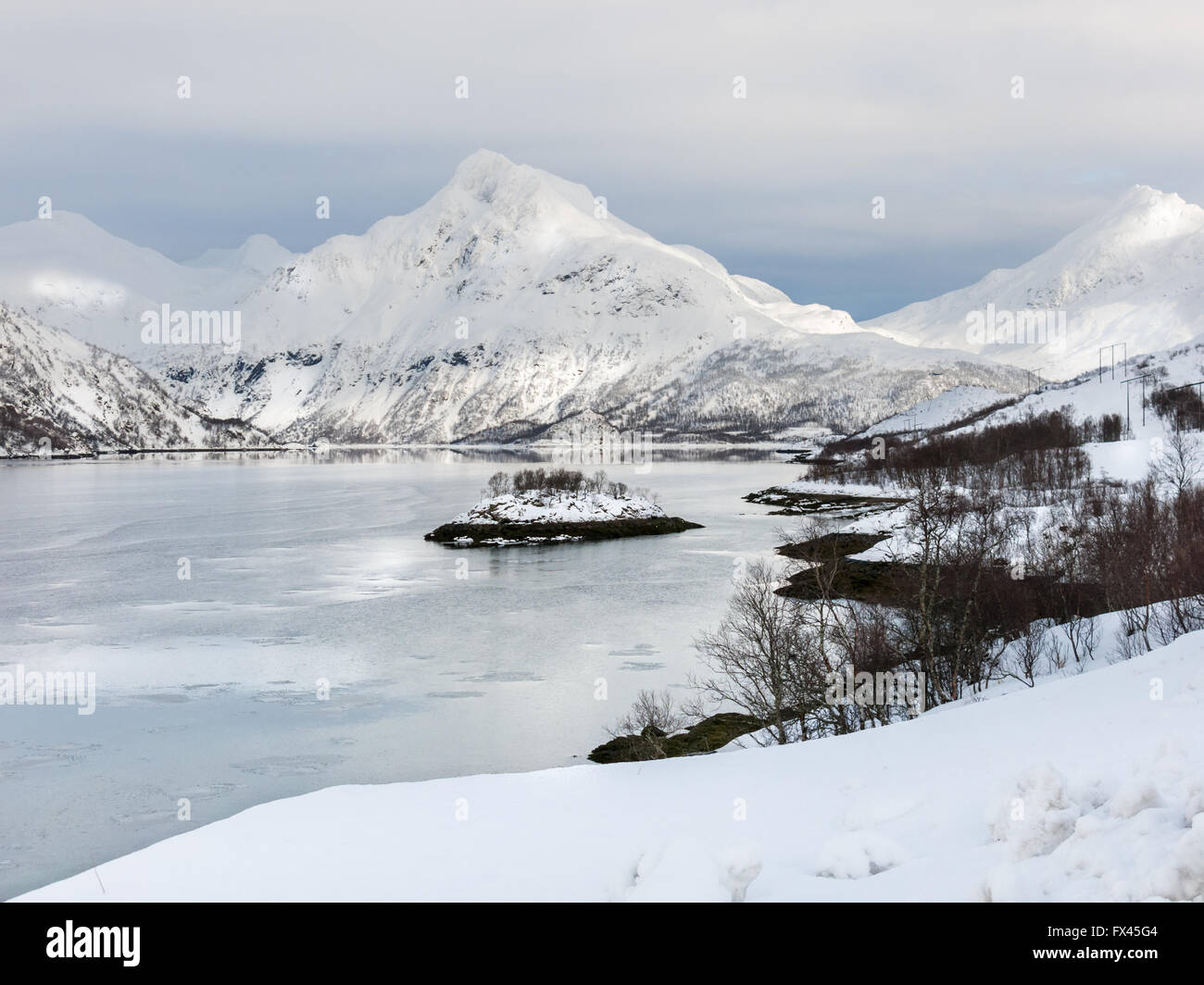 Panorama Winterlandschaft der Vestfjord in der Nähe von Lodingen E10 ...