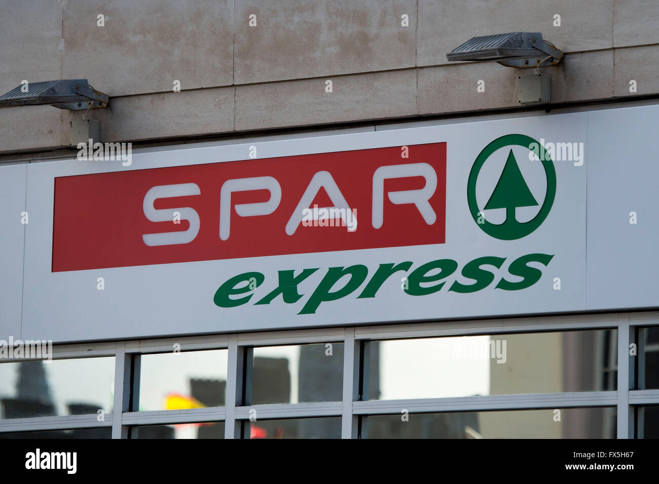 Spar Express Zeichen Logo Stockfotografie - Alamy