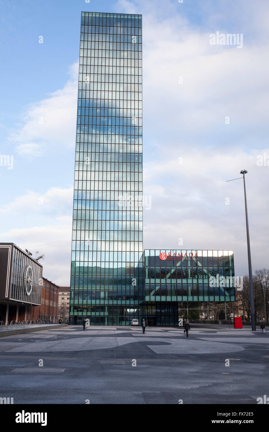 Kongresszentrum und turm -Fotos und -Bildmaterial in hoher Auflösung ...
