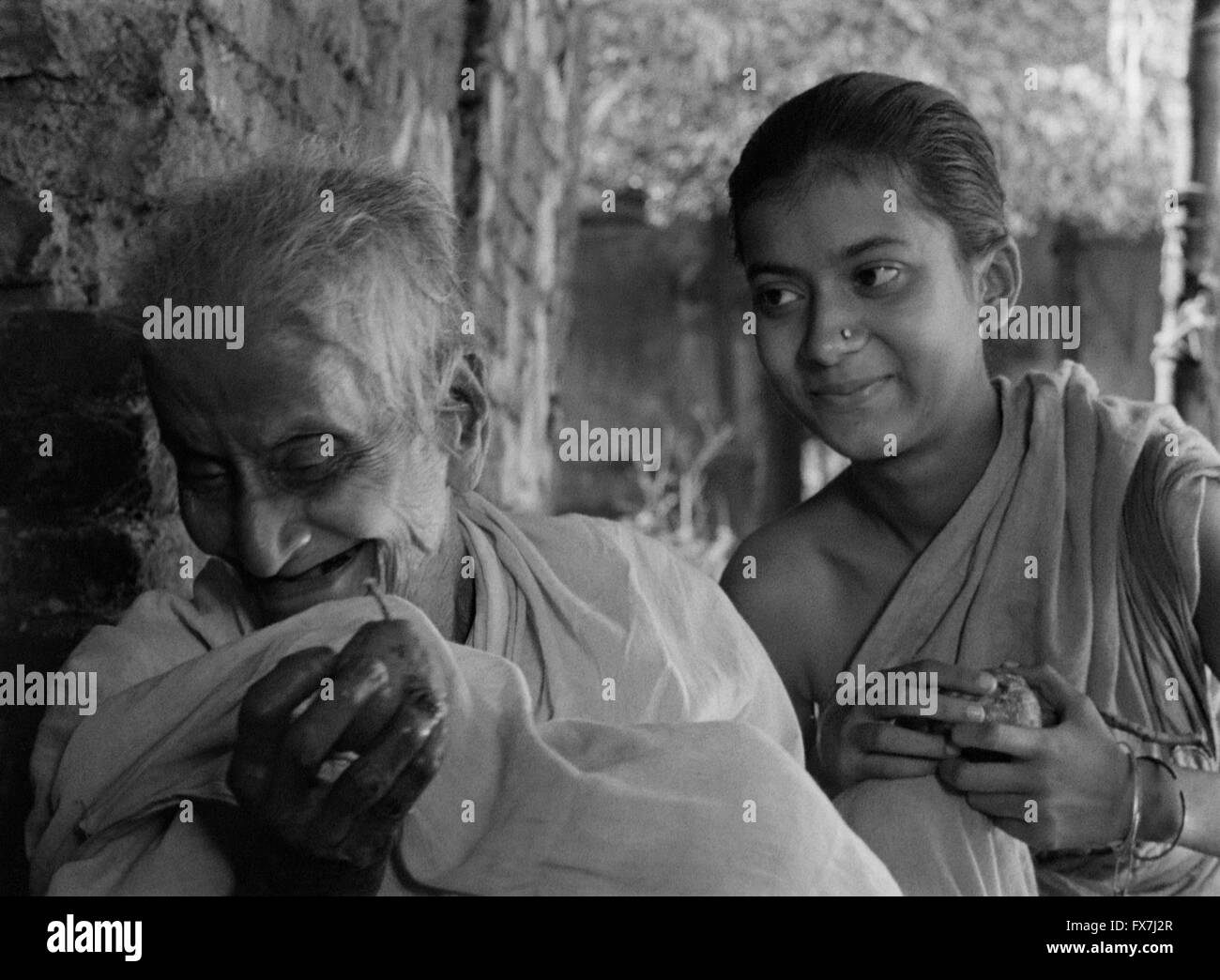 Pather einem Song des Jahres Straße: 1955 Indien Regie: Satyajit Ray ...