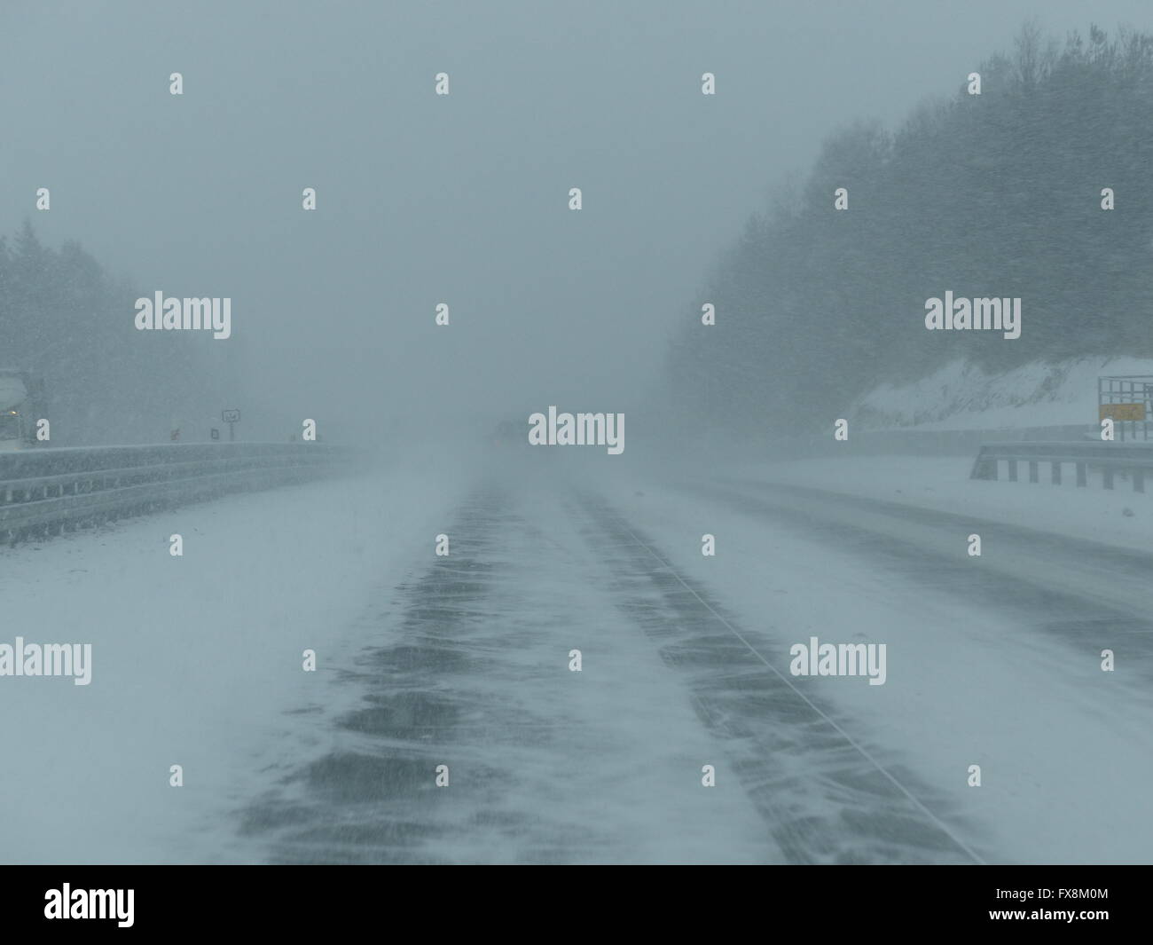 Autobahn im winter -Fotos und -Bildmaterial in hoher Auflösung – Alamy