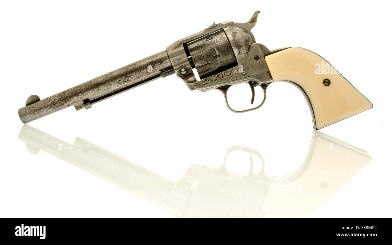 Pistole Mit 22 Kalibern Stockfotos und -bilder Kaufen - Alamy