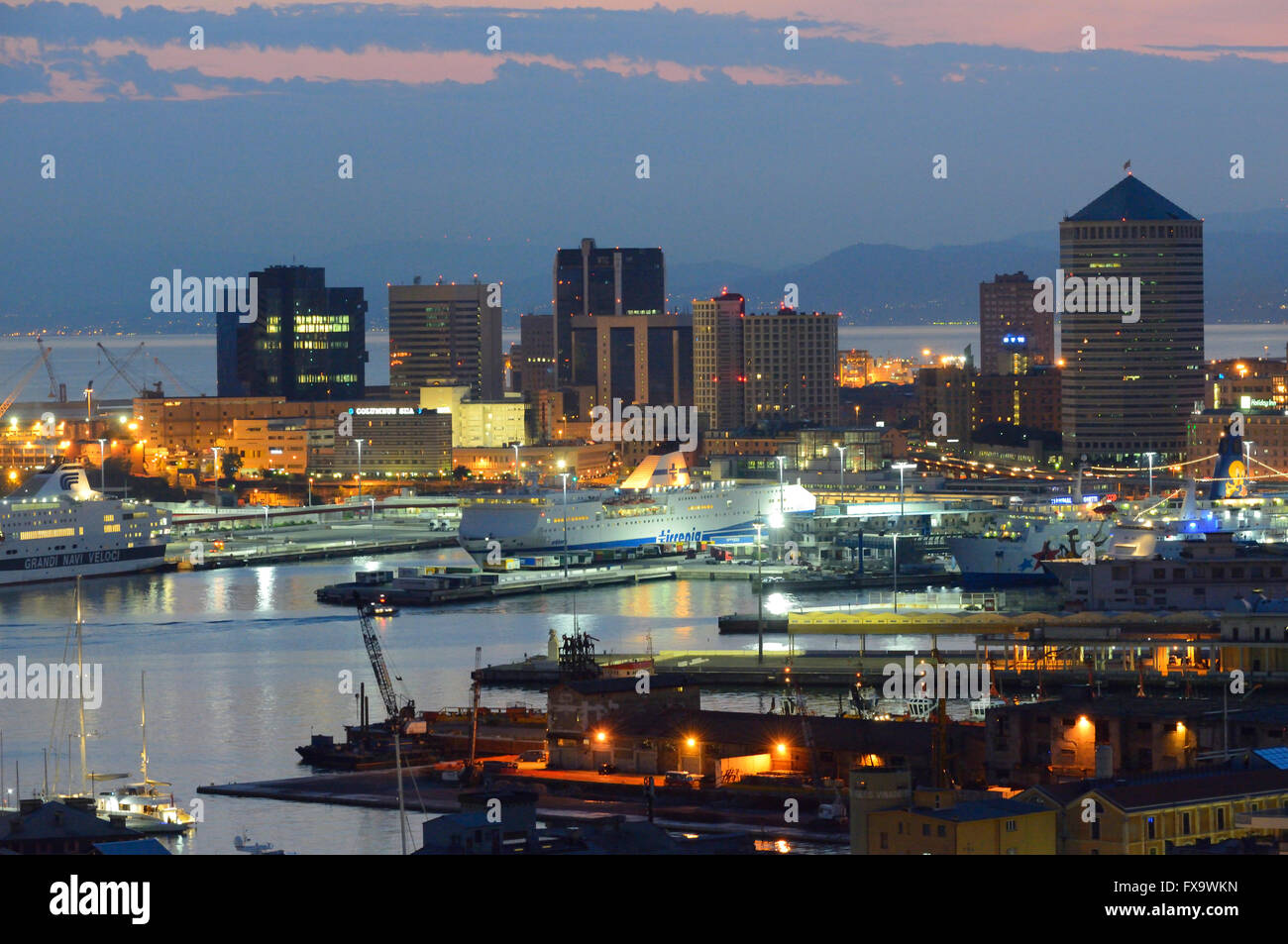Genua altstadt -Fotos und -Bildmaterial in hoher Auflösung – Alamy