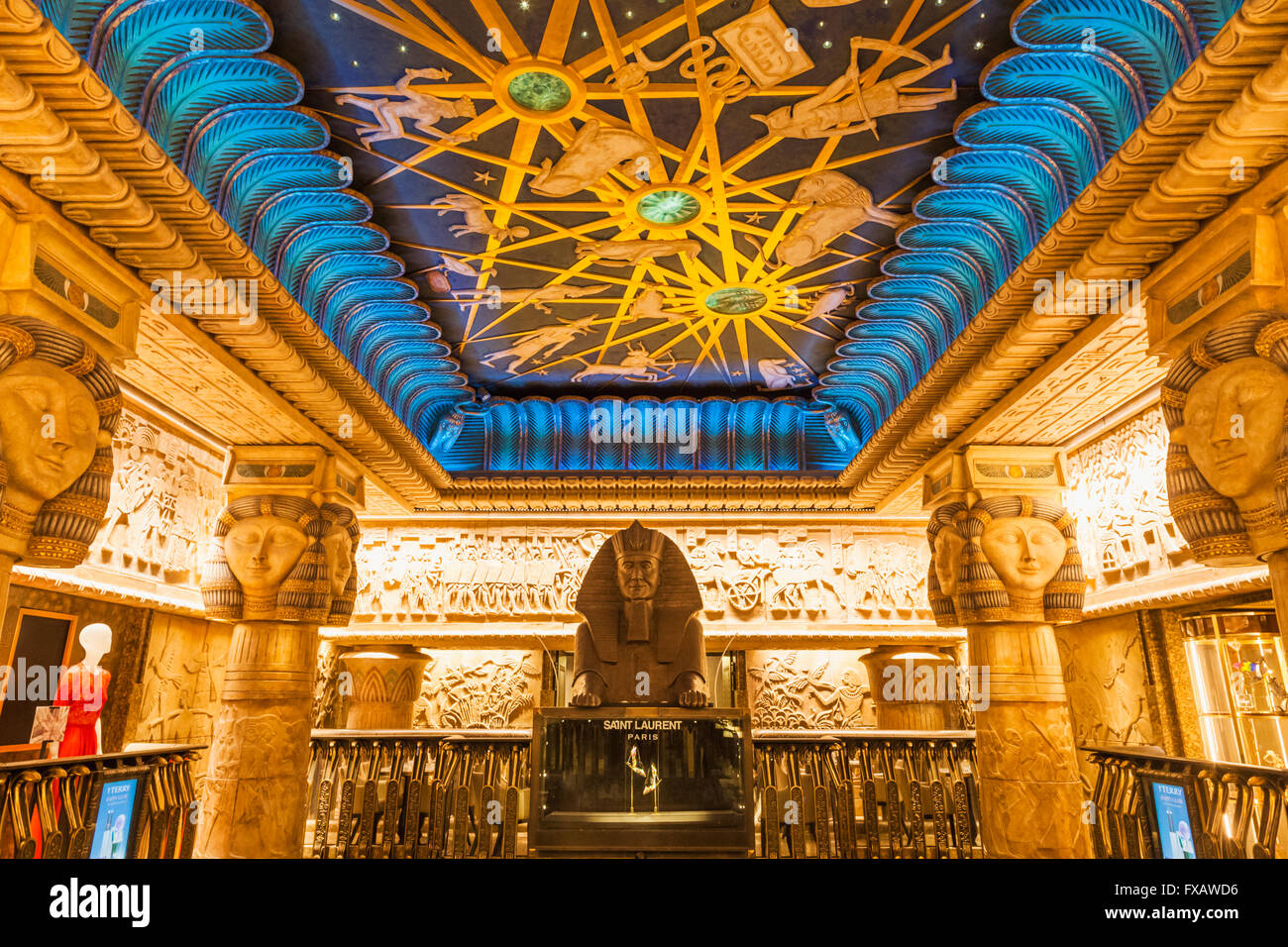England, London, Knightsbridge, Harrods, Deckendekoration der ...