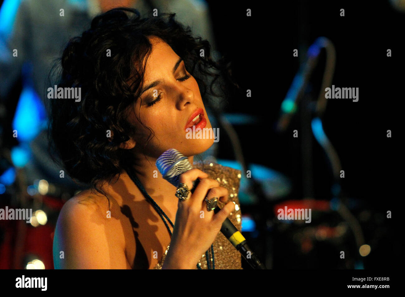 Brazilian singer ceu in concert -Fotos und -Bildmaterial in hoher ...