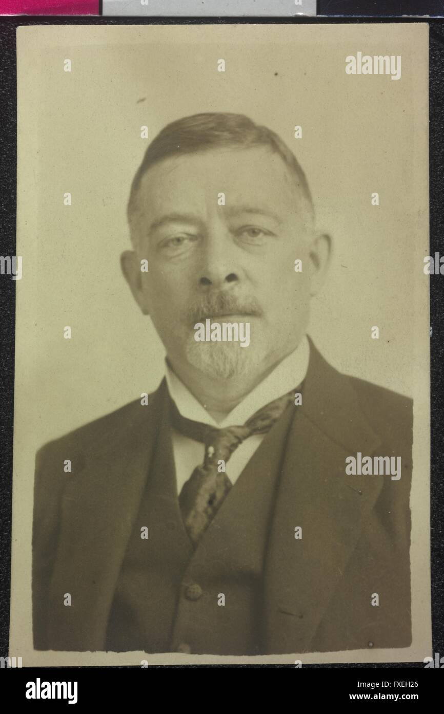Passport photographs -Fotos und -Bildmaterial in hoher Auflösung – Alamy