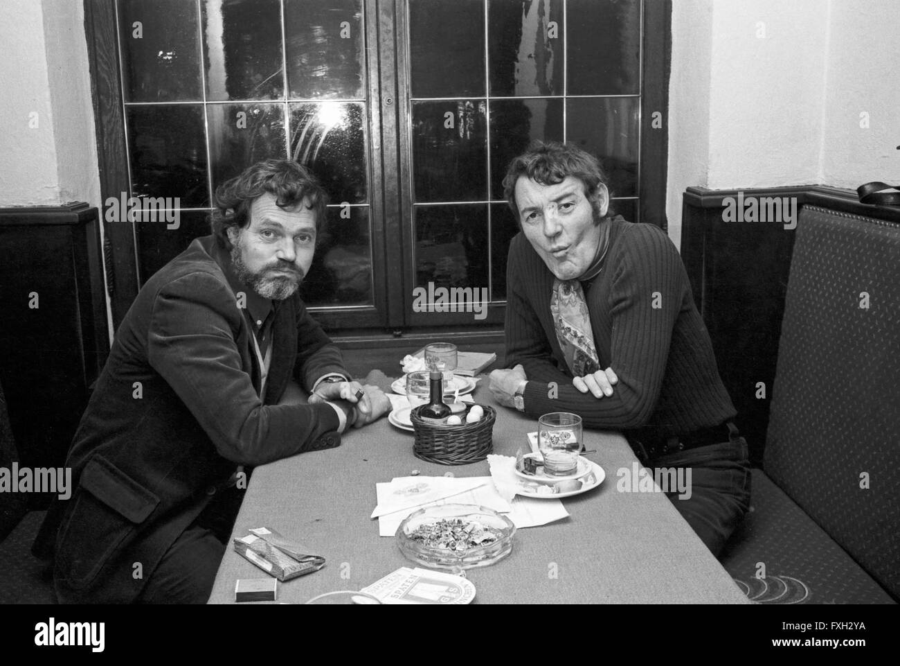 Deutschen Wis Harald Leipnitz und Günther Ungeheuer im Wirtshaus ...