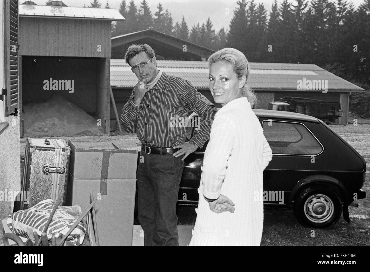 Der Deutsche Schauspieler Joachim Hansen Mit Seiner Frau Marion Wolff ...