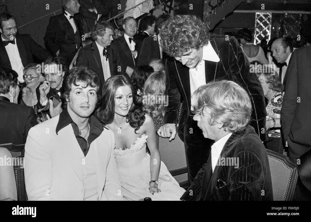 Der Amerikanische Schauspieler Sylvester Stallone Mit Rudi Carrell Und ...