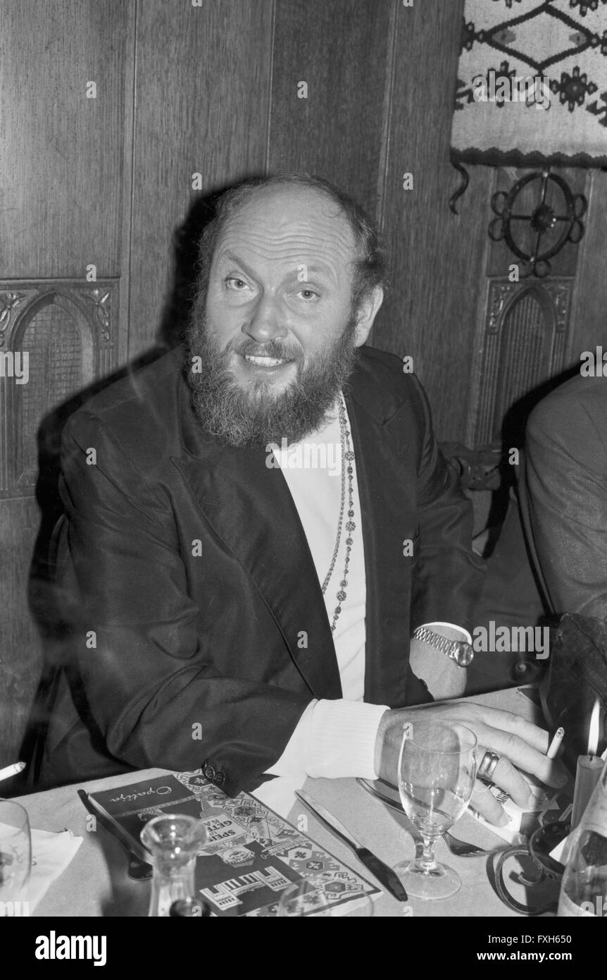 Der Deutsche Sänger Ivan Rebroff Bei der Premierenfeier des ...