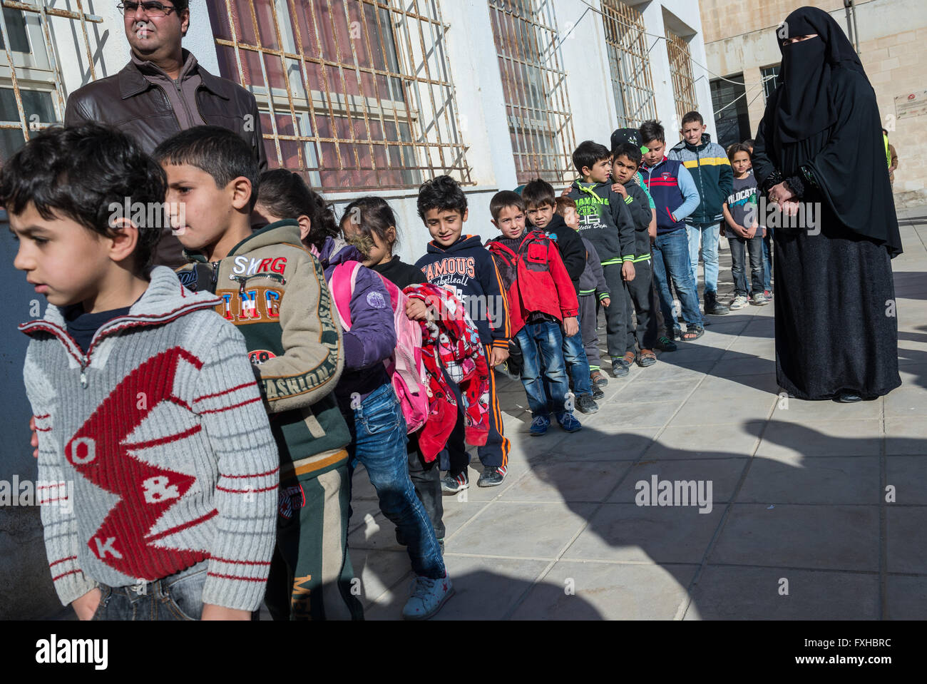 Schülerinnen und Schüler in der Schule sowohl für Jordan Kinder und ...