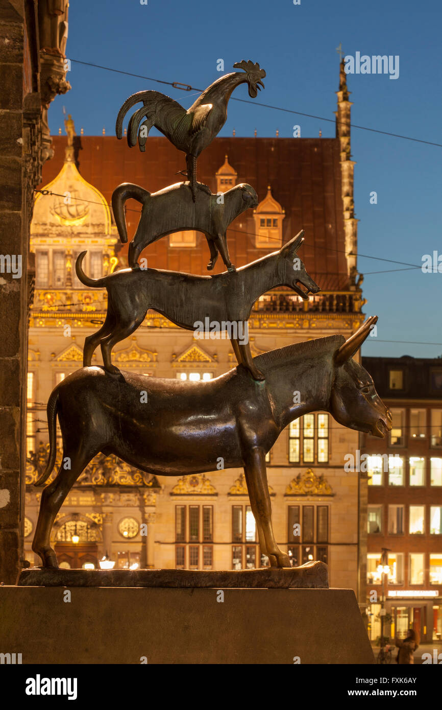 Bremer stadtmusikanten donkey dog cat -Fotos und -Bildmaterial in hoher ...