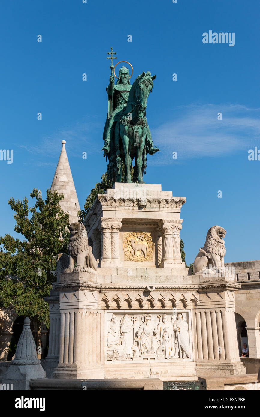 Berühmte Statue erste Istvan aus Budapest Ungarn Stockfotografie - Alamy