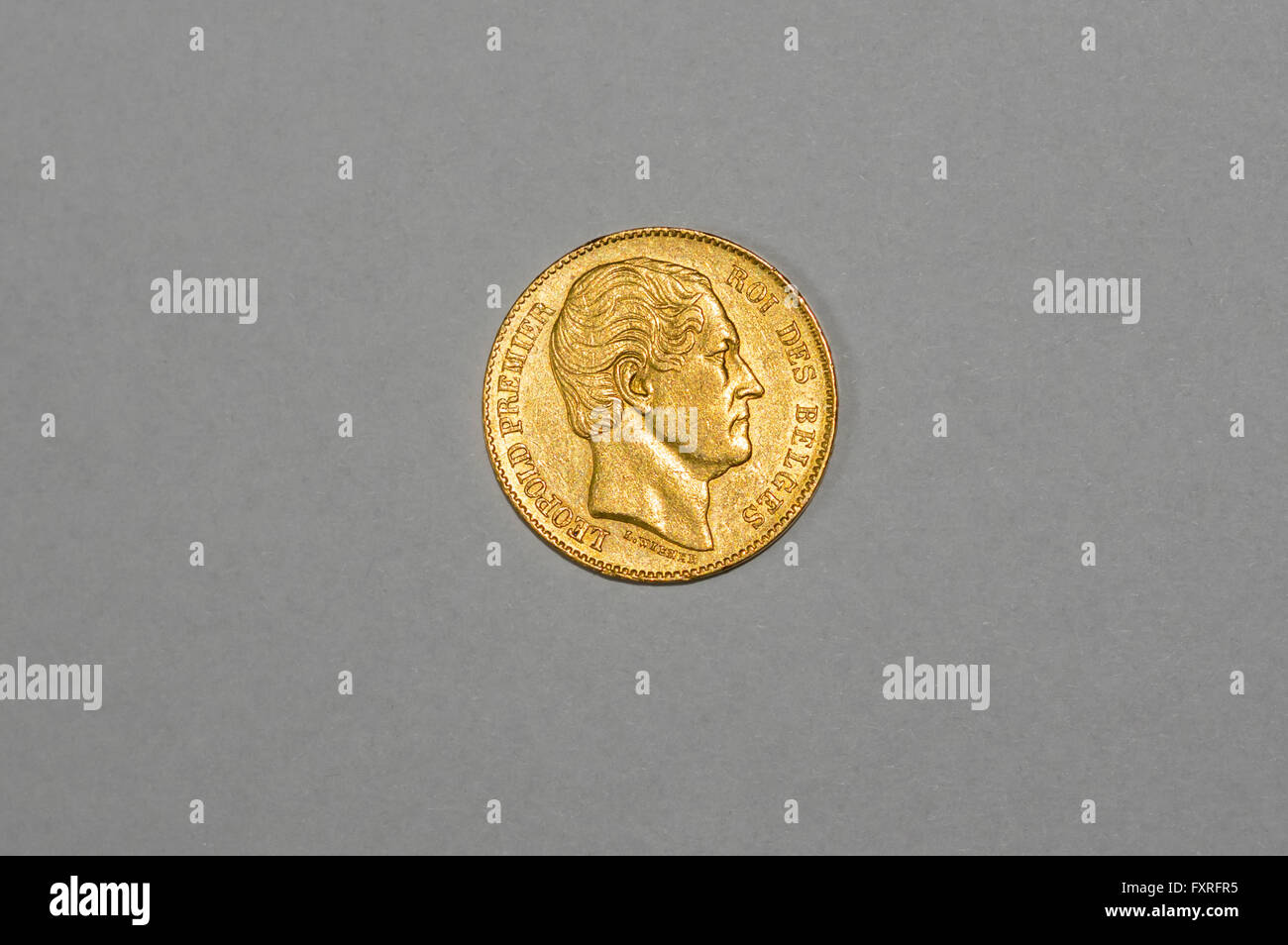 Belgische 20 Franken gold Münze im Jahr 1865. Vorderseite mit einem ...