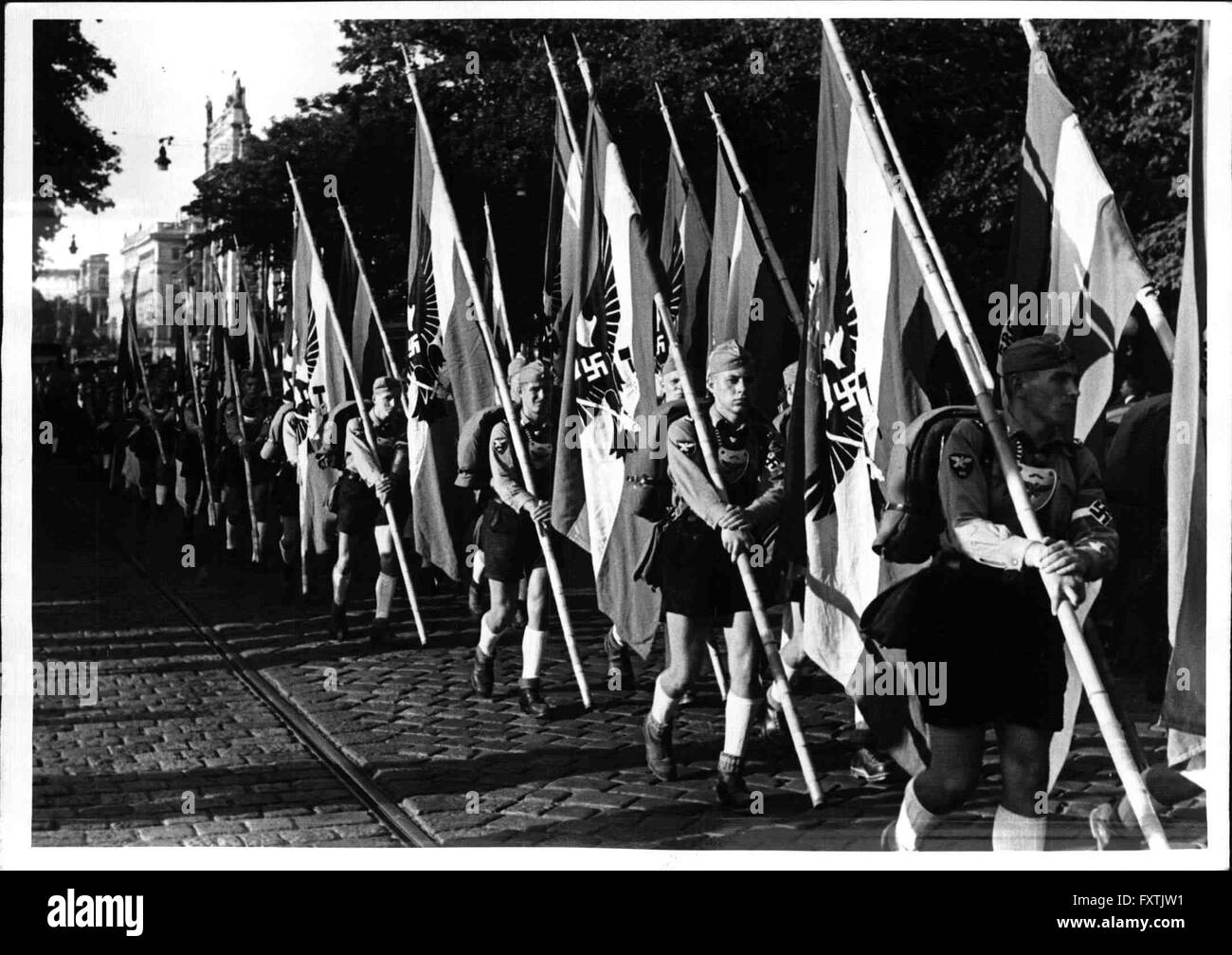 Hitler youth hitlerjugend -Fotos und -Bildmaterial in hoher Auflösung ...