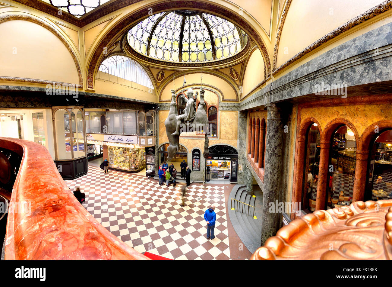 Prag, Tschechische Republik. Lucerna-Passage. Jugendstil-Arkade mit ...