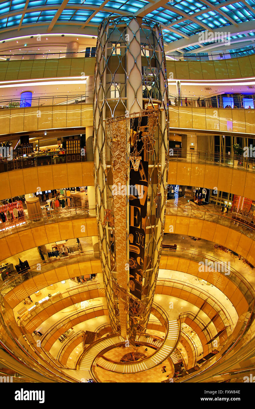 Das Lotte World Avenuel Mall innere an der Lotte World Tower in Jamsil ... Das Lotte World Avenuel Mall innere an der Lotte World Tower in Jamsil ...