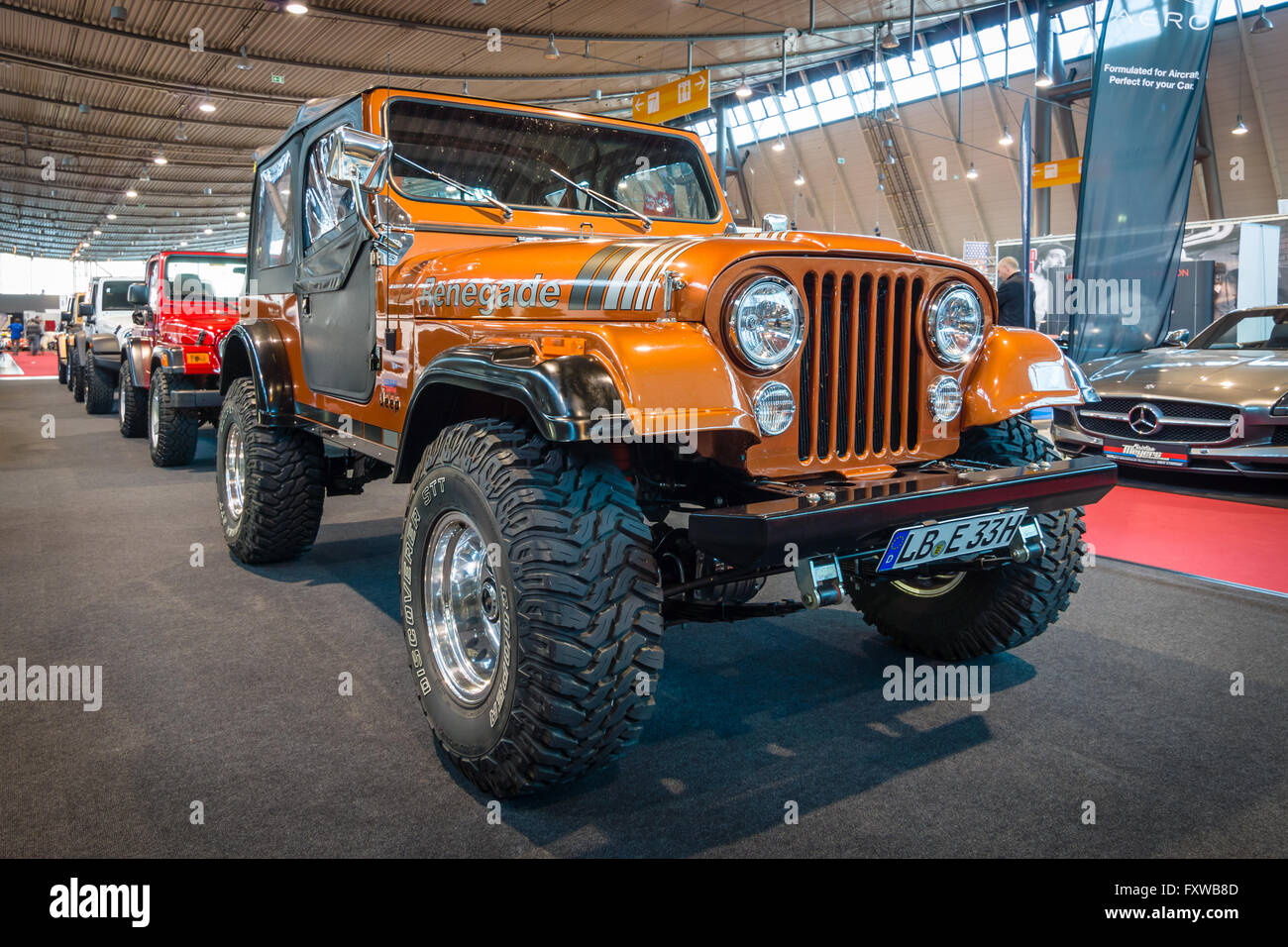 Oldtimer jeep -Fotos und -Bildmaterial in hoher Auflösung – Alamy