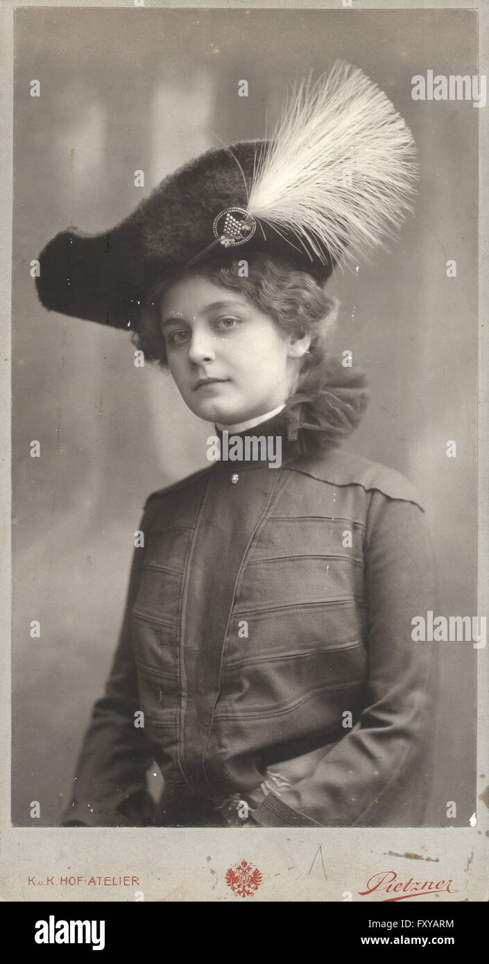 Lina loos -Fotos und -Bildmaterial in hoher Auflösung – Alamy
