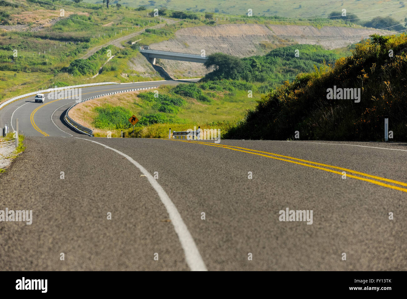 Kurve nach oben -Fotos und -Bildmaterial in hoher Auflösung – Alamy