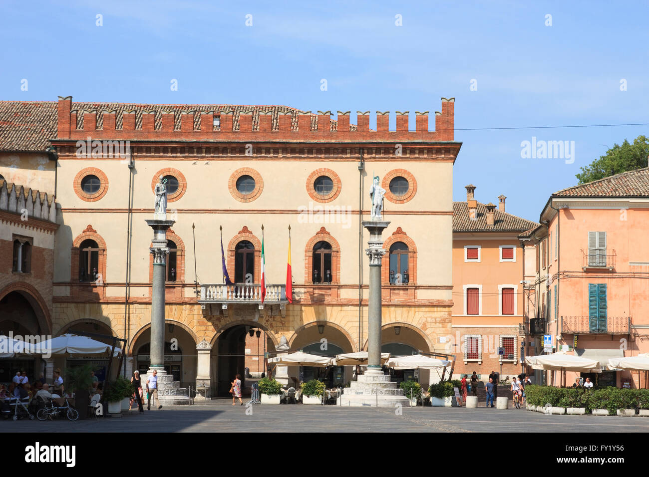 Piazza del popolo ravenna -Fotos und -Bildmaterial in hoher Auflösung ...