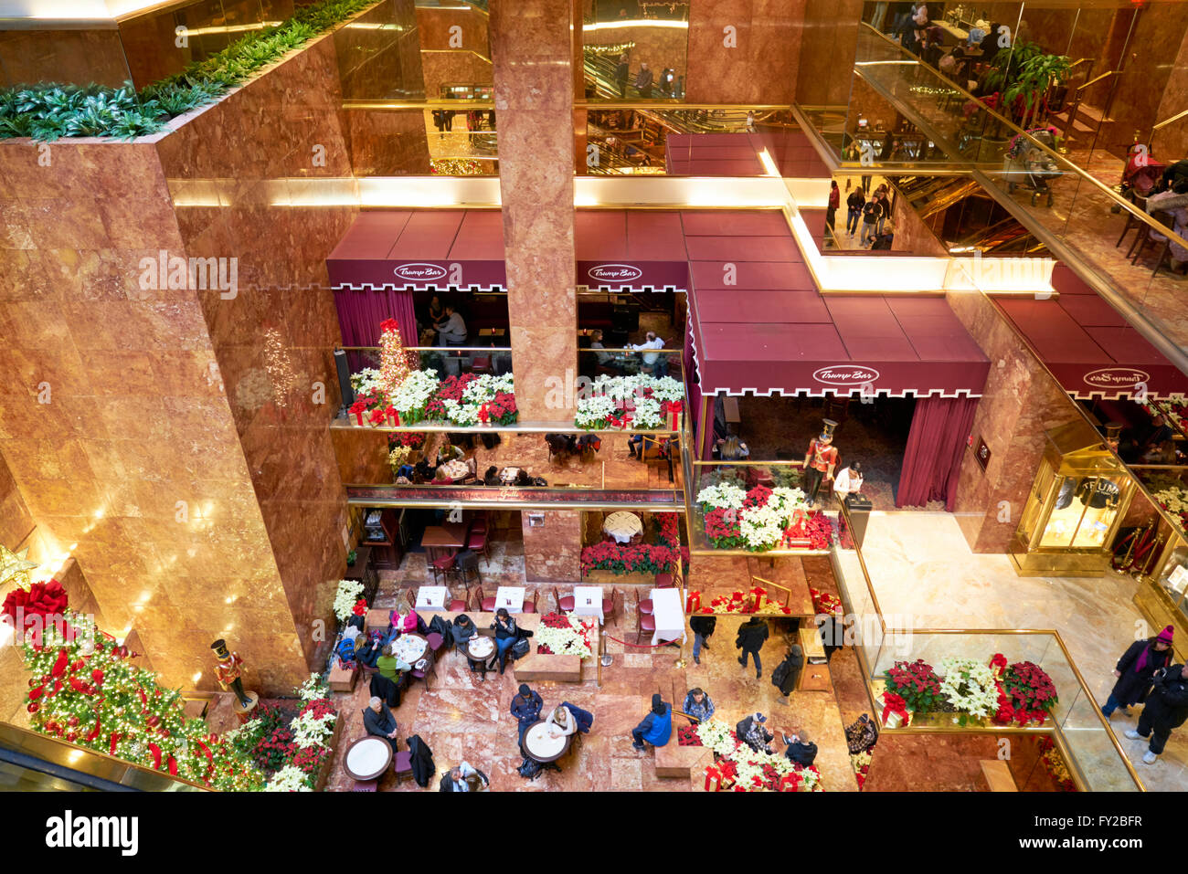 Übersicht des Atriums im Trump Tower, Upper Midtown. Manhattan New York ...
