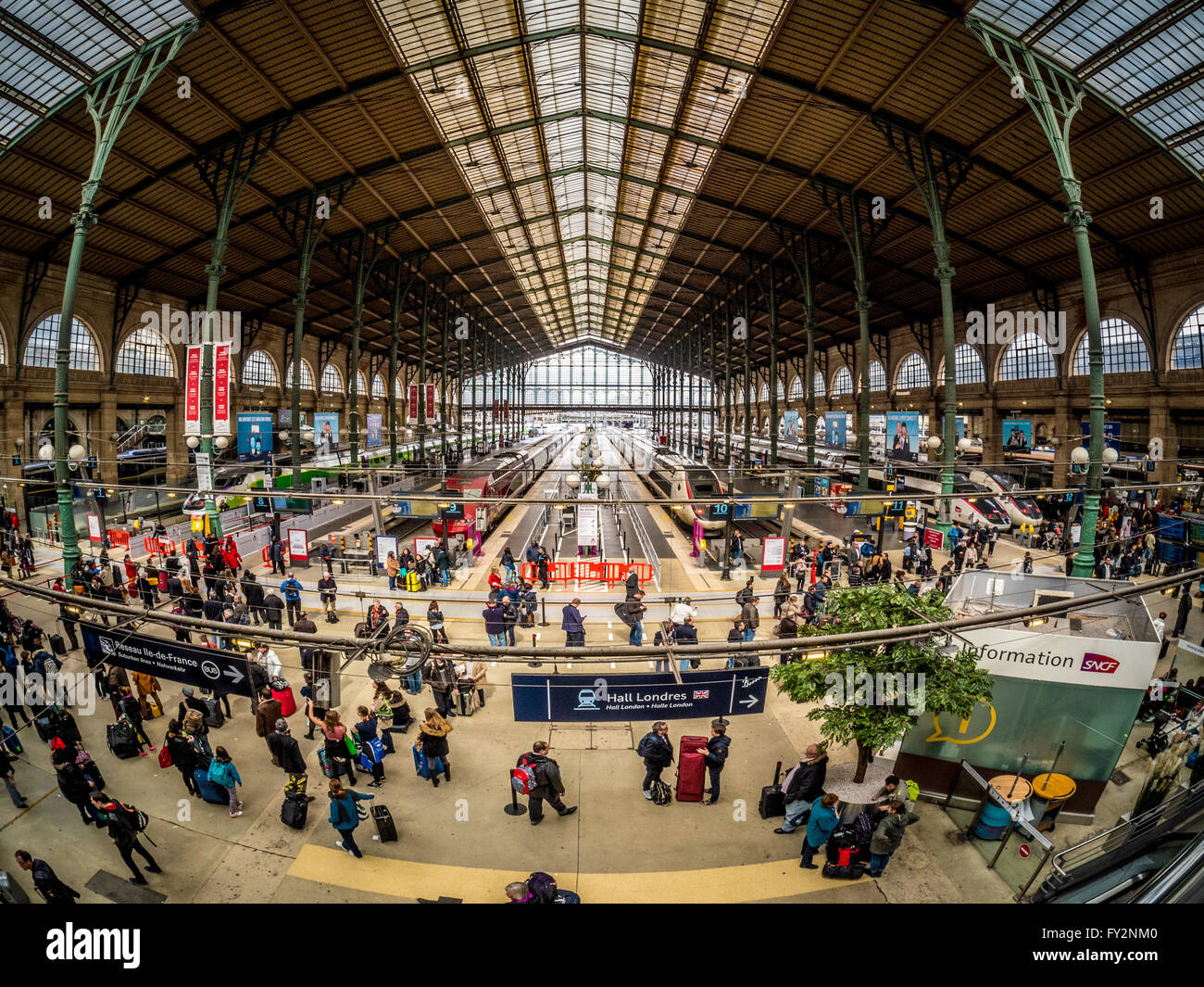 Eurostar gare du nord paris -Fotos und -Bildmaterial in hoher Auflösung ...