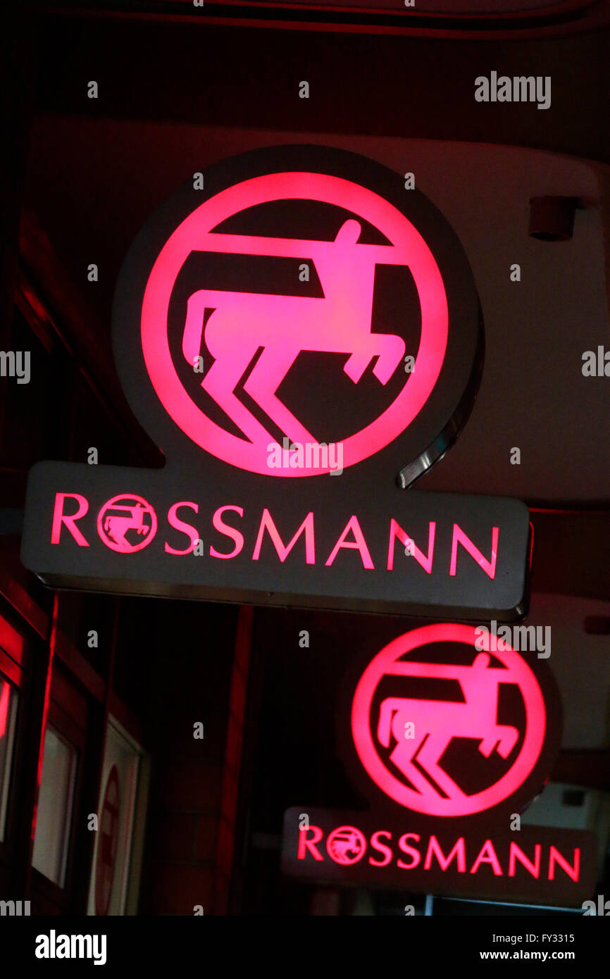 Rossmann Logo Stockfotos und -bilder Kaufen - Alamy