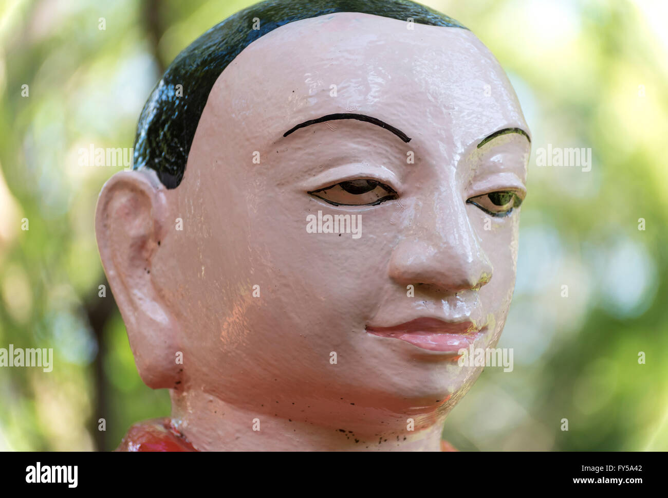 Arhat-Statue im Tempel der 500 Arhats, Heiligen, Nellikulama ...