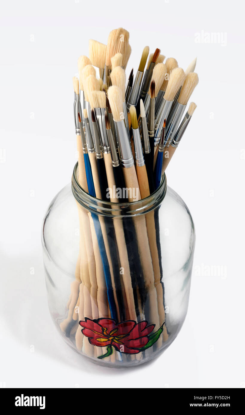 Jar artist paint brushes in -Fotos und -Bildmaterial in hoher Auflösung ...