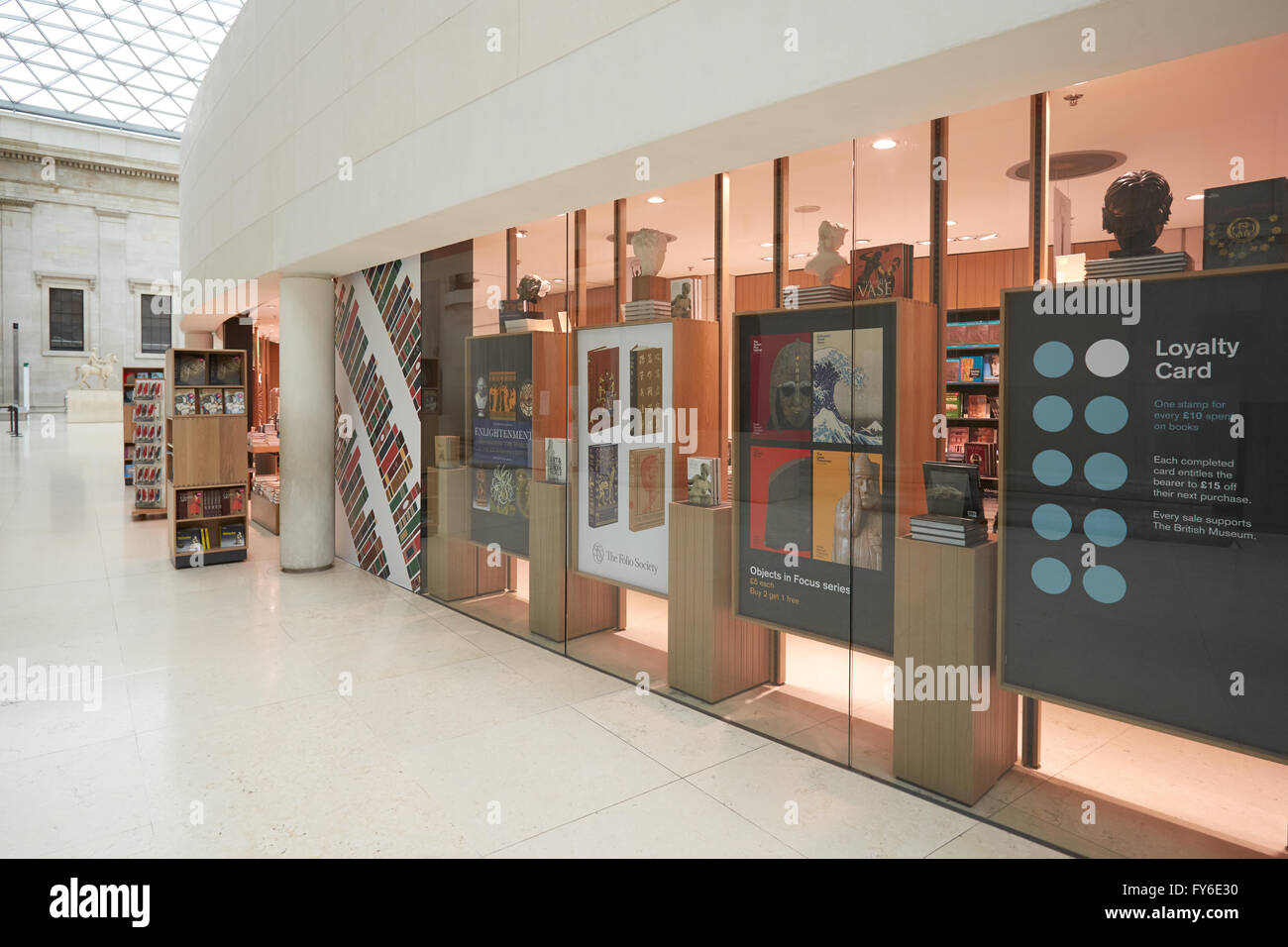 Museum Shop British Museum Stockfotos & Museum Shop British Museum ...