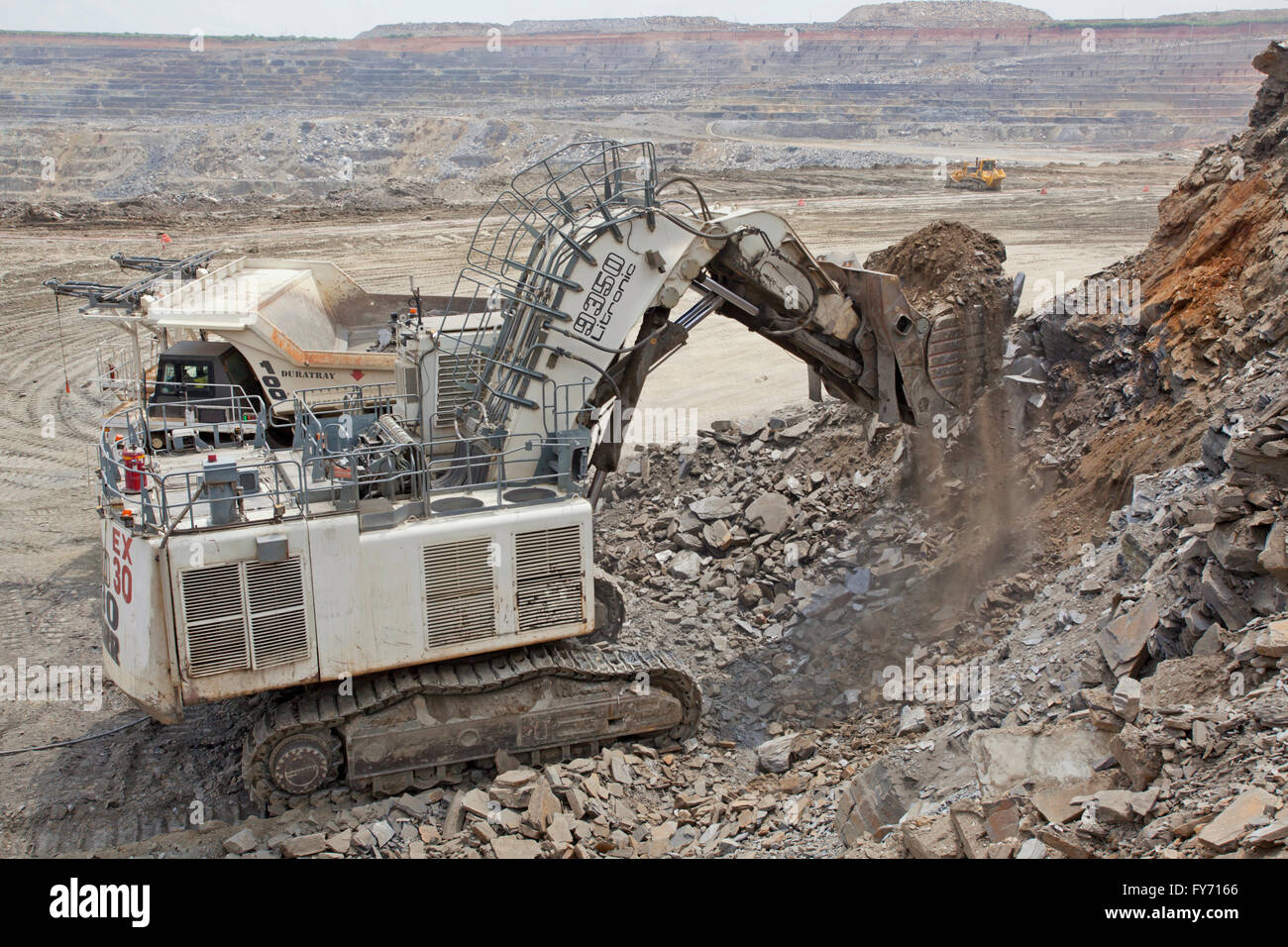 FQM Mining-Bagger und große Beute LKW, Sambia Stockfotografie - Alamy