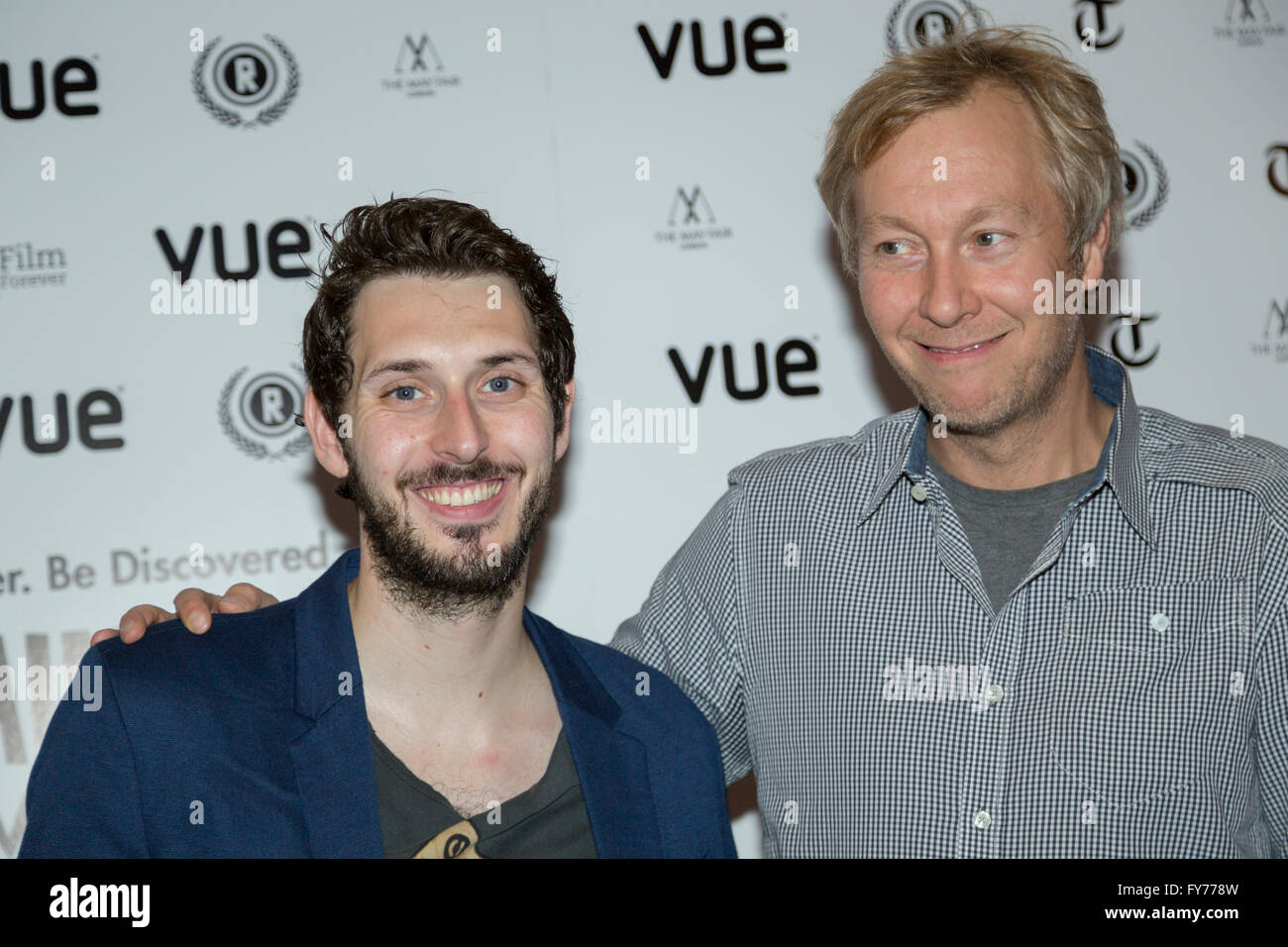Steve Reeves und Blake Harrison besucht die UK Premiere von halten ...