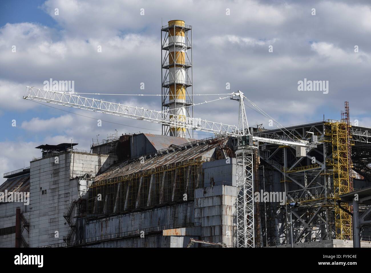 Exploded reactor from chernobyl power -Fotos und -Bildmaterial in hoher ...