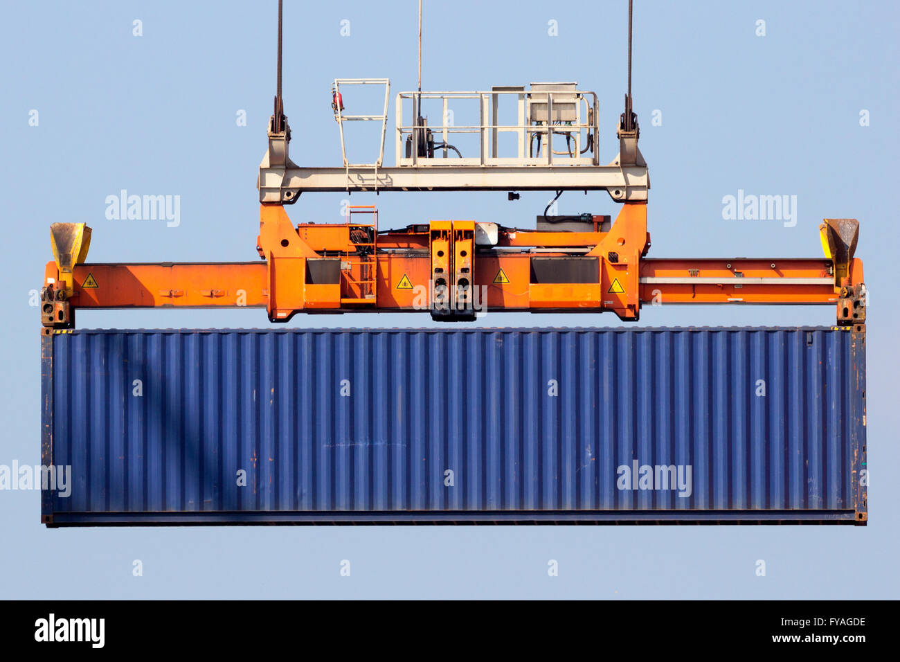 Gantry container kran -Fotos und -Bildmaterial in hoher Auflösung – Alamy