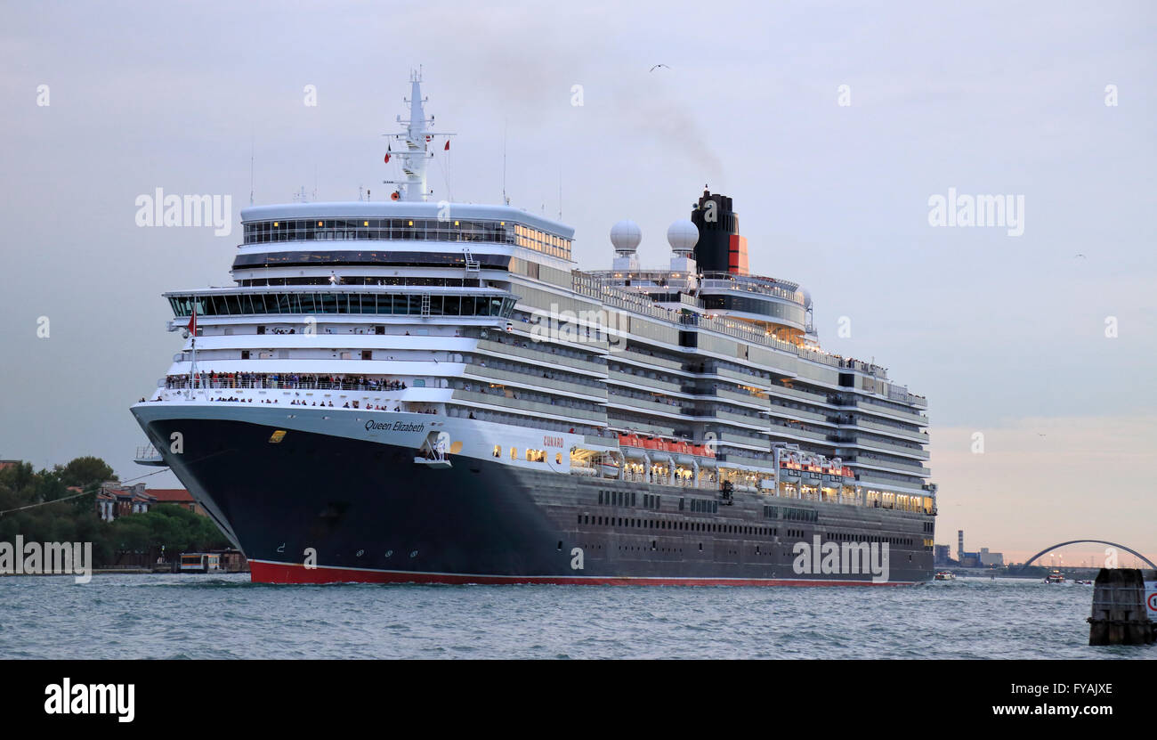 Kreuzfahrtschiff MS Queen Elizabeth (Cunard Line), IMO 9477438 ...