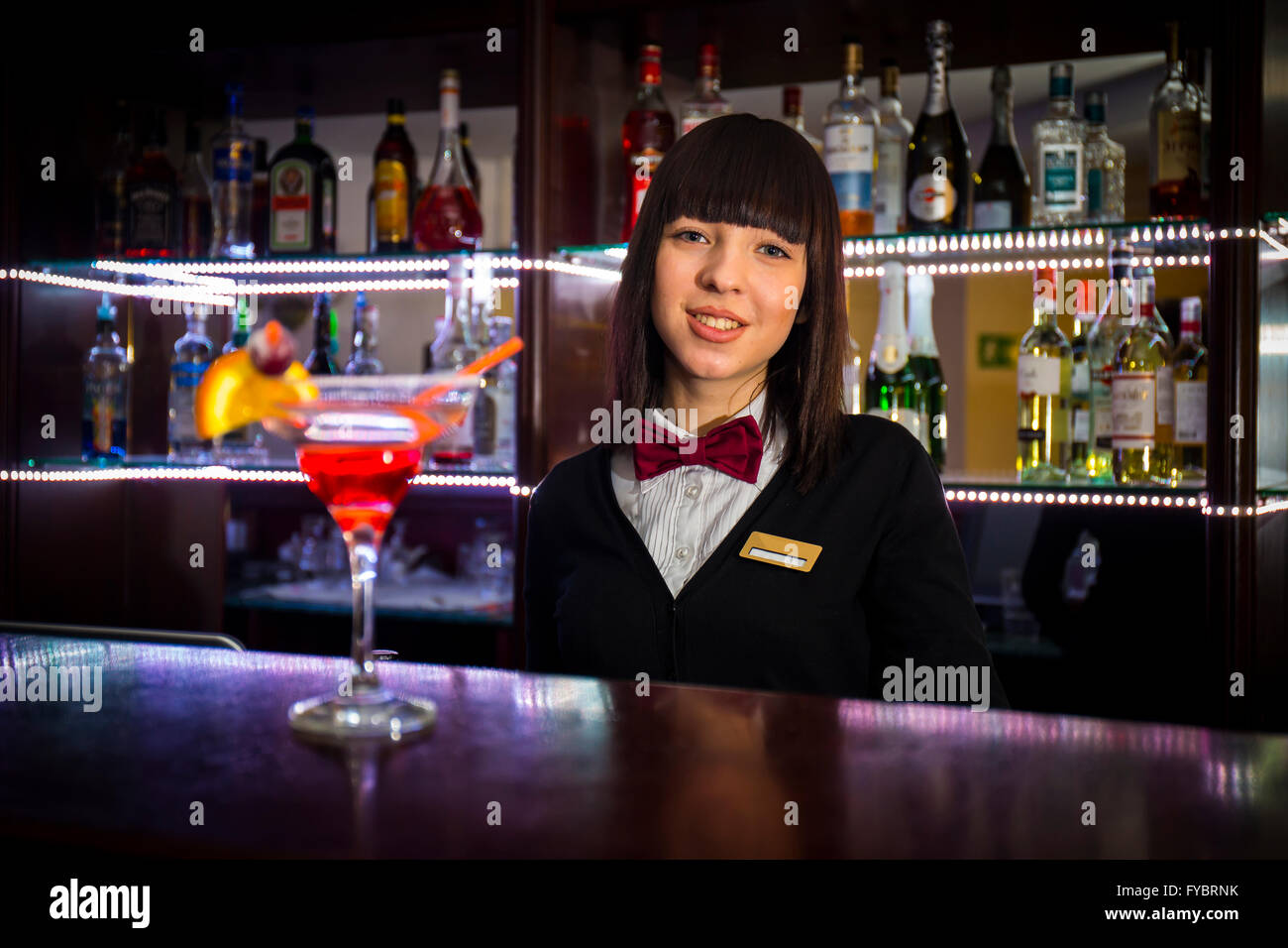 Barmaid club -Fotos und -Bildmaterial in hoher Auflösung – Alamy