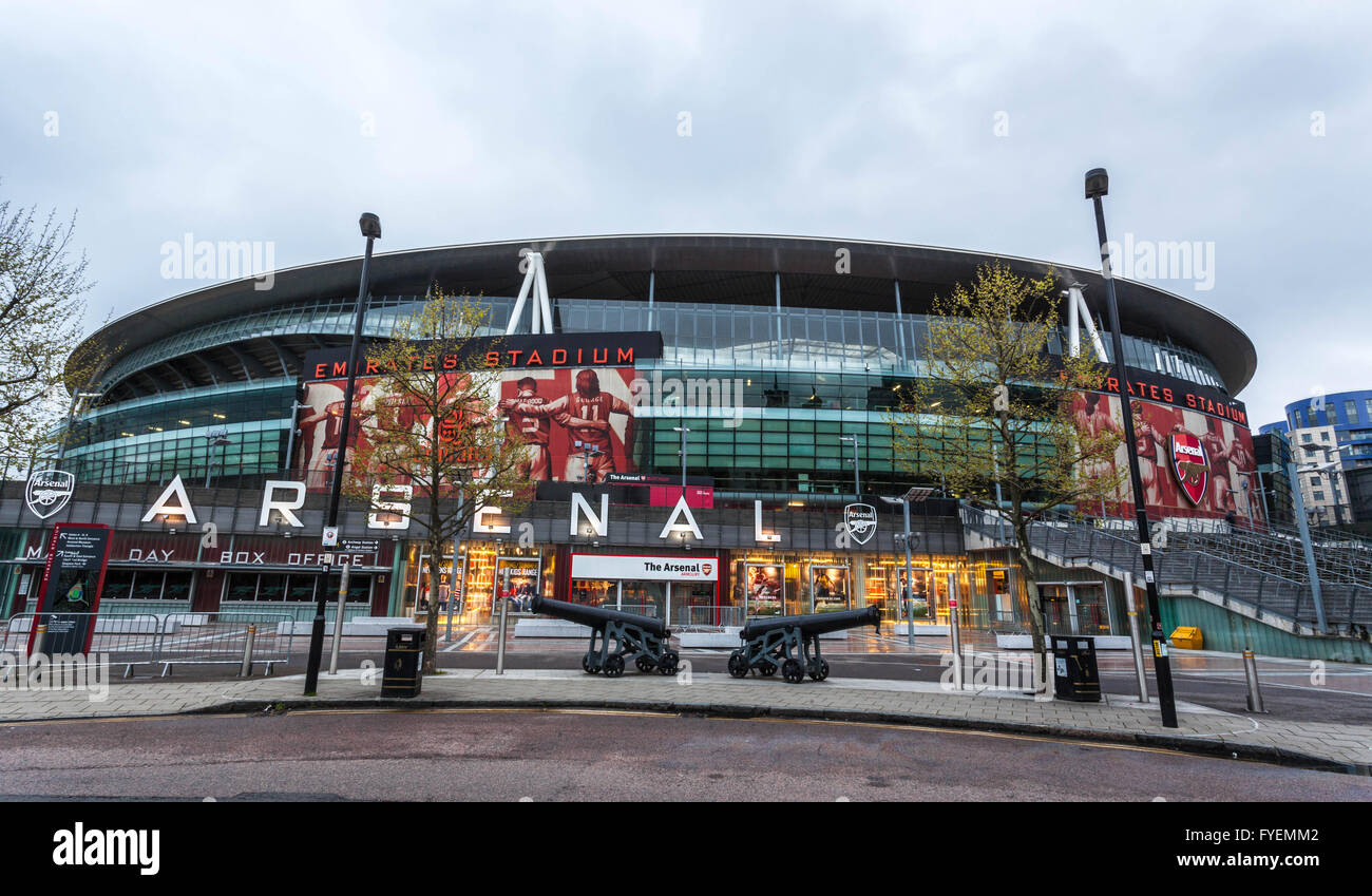 Emirates Stadium Exterior Arsenal Stockfotos und -bilder Kaufen - Alamy