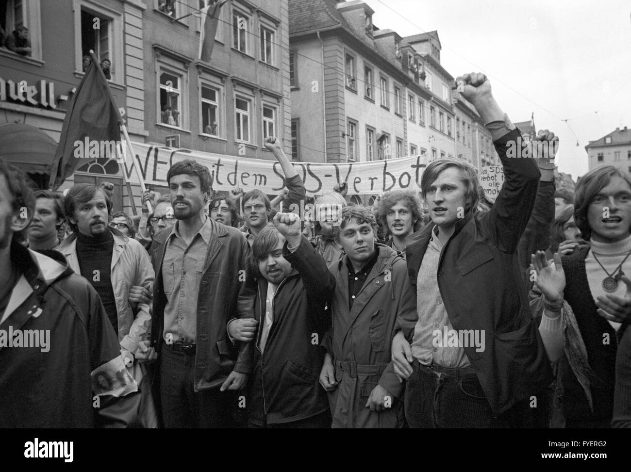 German student move historic content historic content Schwarzweiß ...