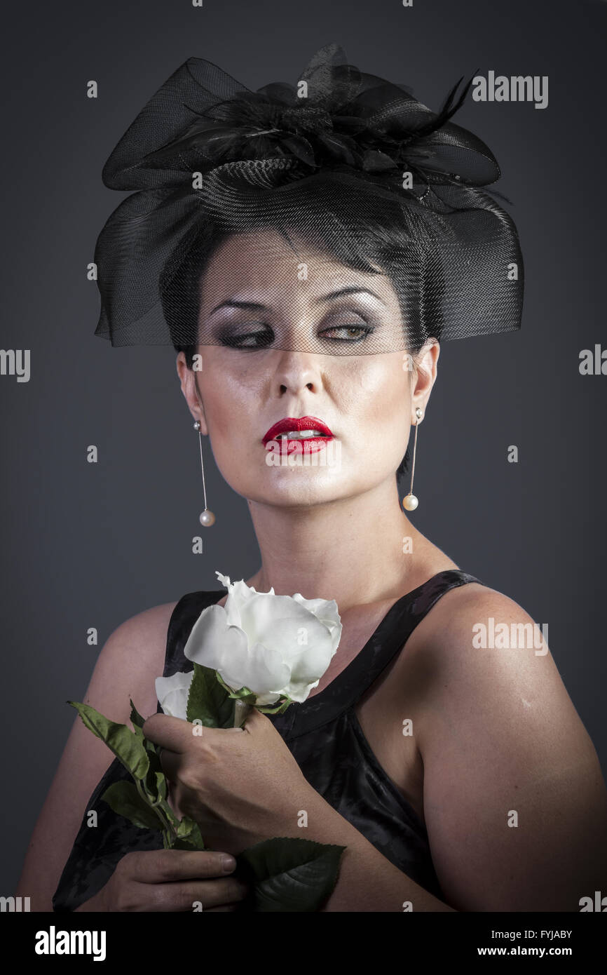 Einsame witwe -Fotos und -Bildmaterial in hoher Auflösung – Alamy
