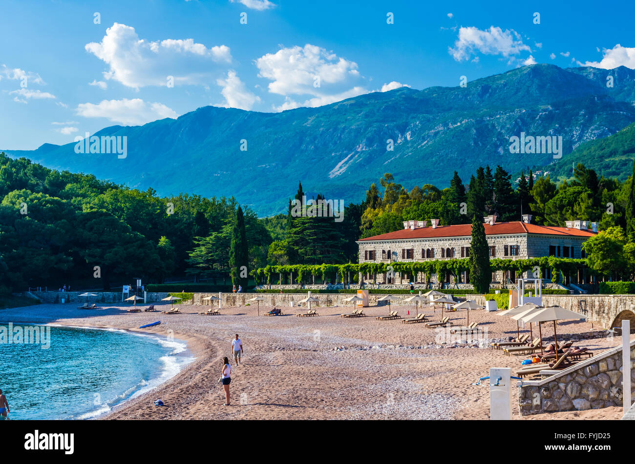 Berge am strand -Fotos und -Bildmaterial in hoher Auflösung – Alamy