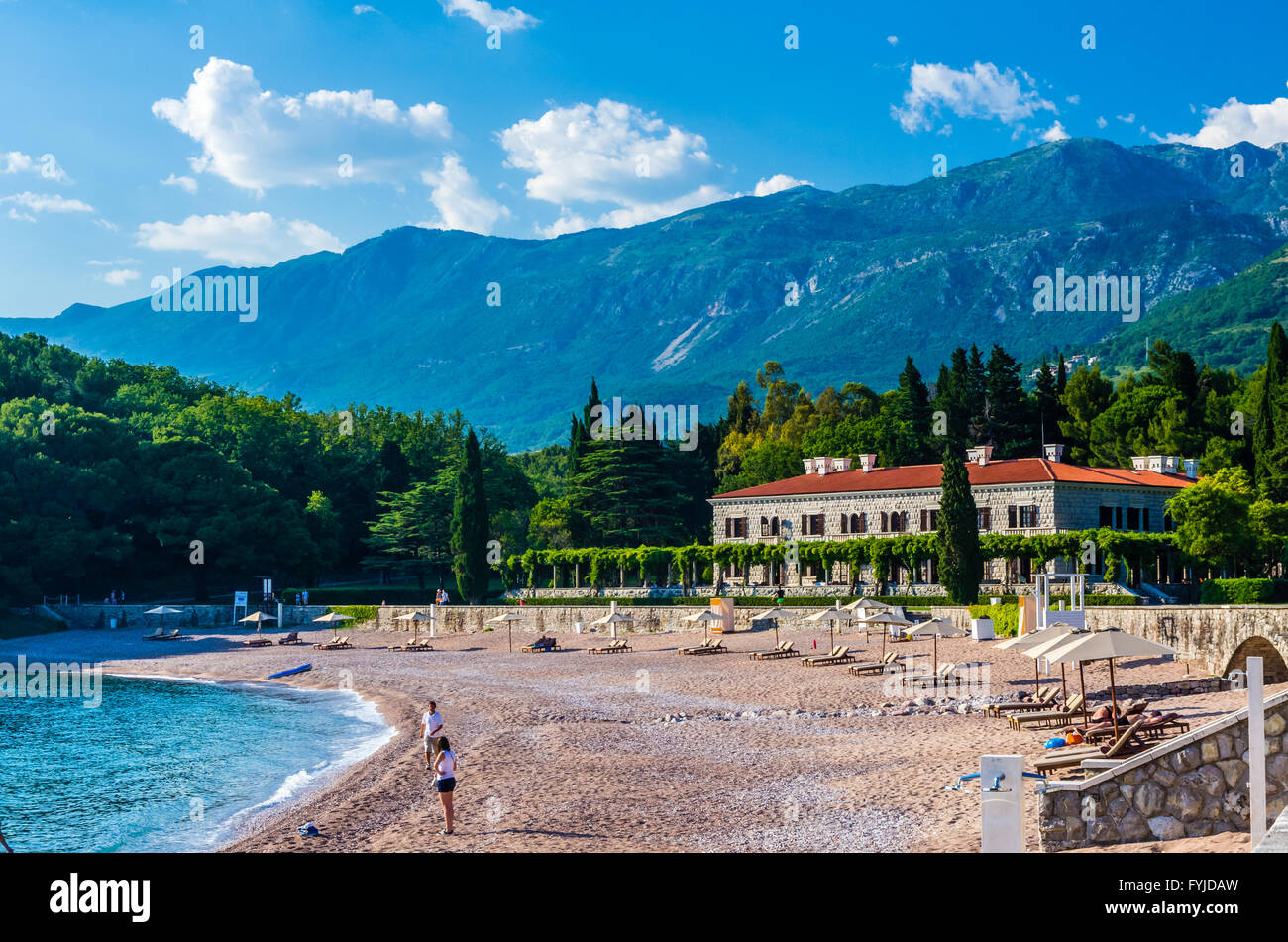 Berge am strand -Fotos und -Bildmaterial in hoher Auflösung – Alamy