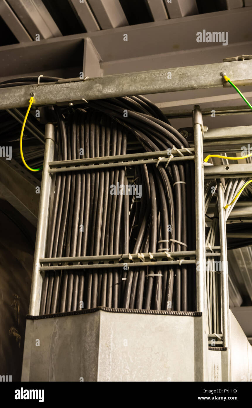 Cable tray -Fotos und -Bildmaterial in hoher Auflösung – Alamy