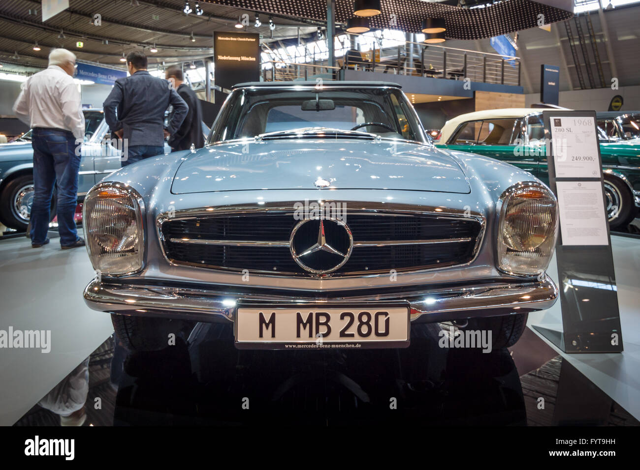 Mercedes benz 280 sl oldtimer -Fotos und -Bildmaterial in hoher ...