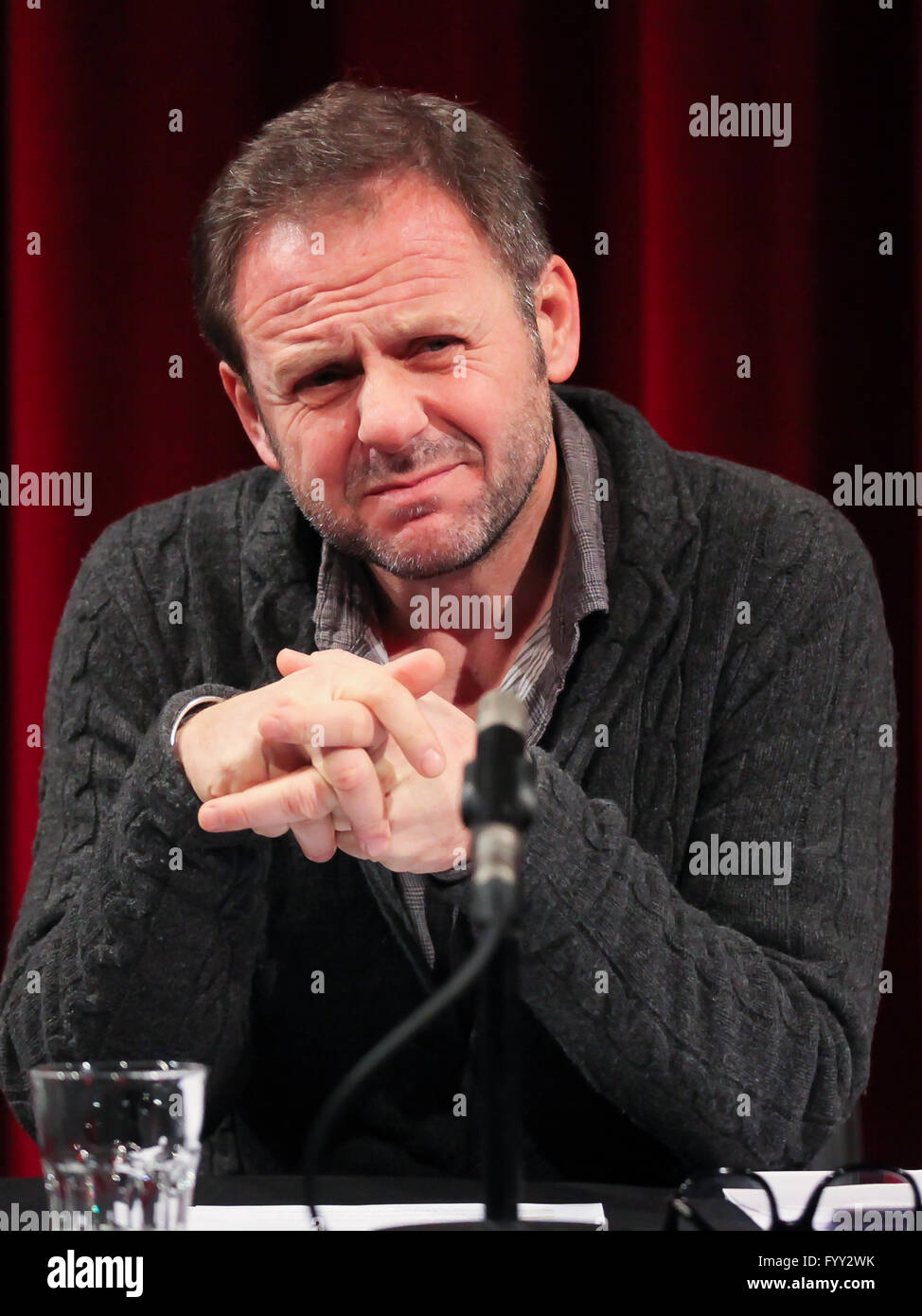 Samuel finzi -Fotos und -Bildmaterial in hoher Auflösung – Alamy