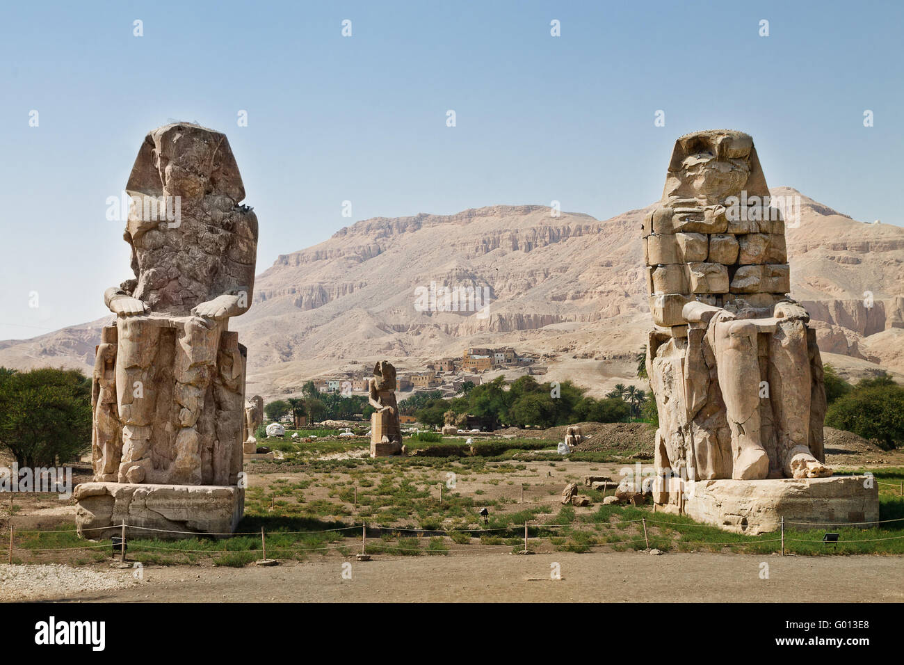 The colossi of memnon -Fotos und -Bildmaterial in hoher Auflösung – Alamy