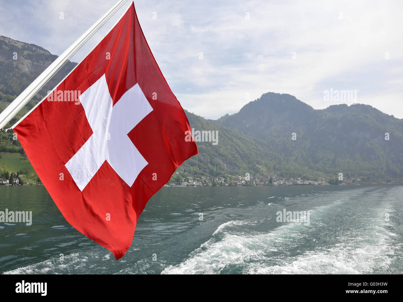 Schweizer Flagge Boot Stockfotografie - Alamy